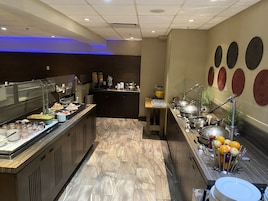 Pequeno-almoço tipo buffet diário incluído 