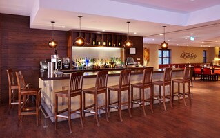 Pub, restaurante ao ar livre, aberto todos os dias