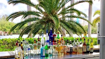 Bar junto à piscina