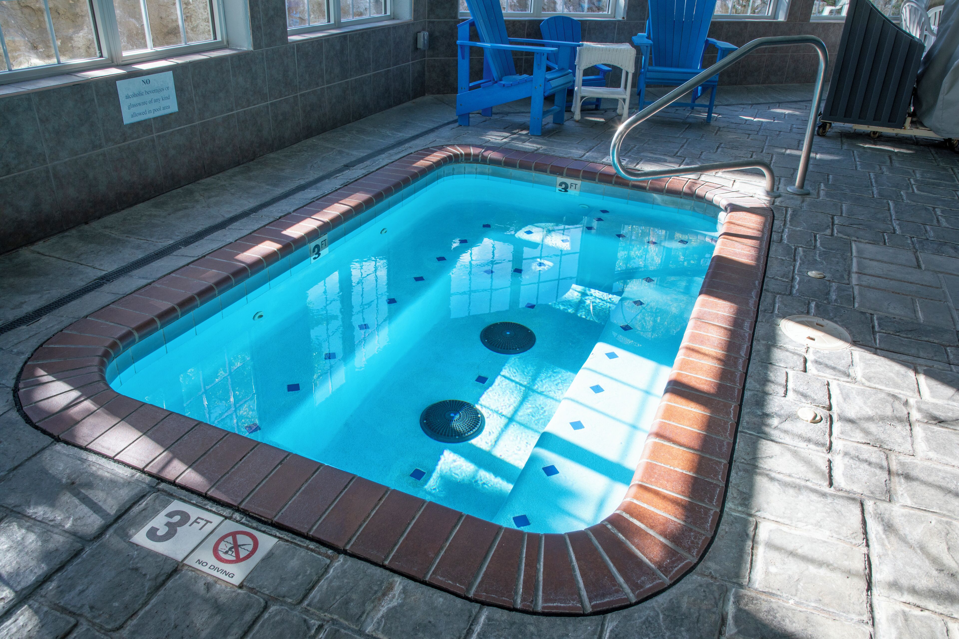 Piscina interior, piscina exterior 