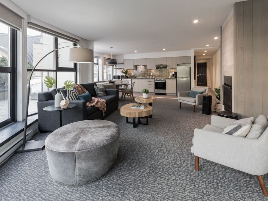 Suite, 3 quartos | Roupa hipoalergénica, camas de colchão pillowtop, minibar