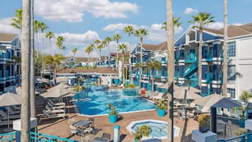 Piscina exterior, da(s) 10:00 à(s) 22:00, guarda-sóis, espreguiçadeiras