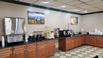 Café da manhã continental grátis todos os dias