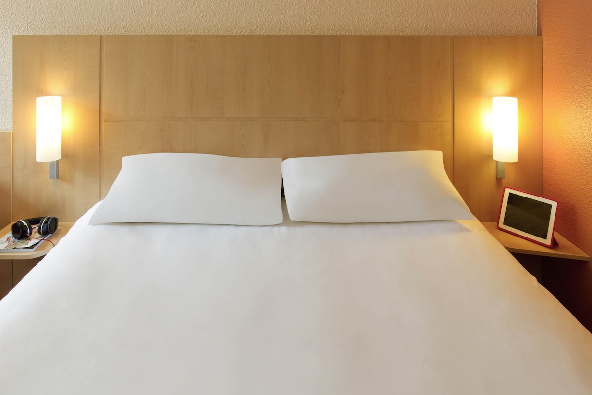 Quarto Duplo Standard, 1 cama de casal | Secretária, quartos insonorizados, Wi-fi grátis