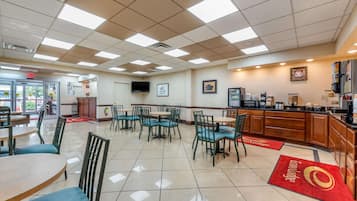 Café da manhã continental grátis todos os dias