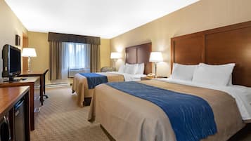 Cofres nos quartos, escrivaninha, espaço de trabalho para notebook