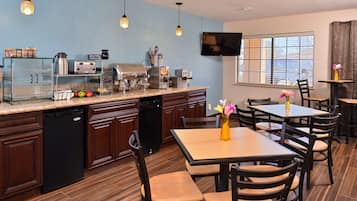 Café da manhã com buffet grátis