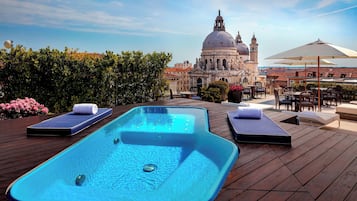 Suite, 1 quarto | Piscina