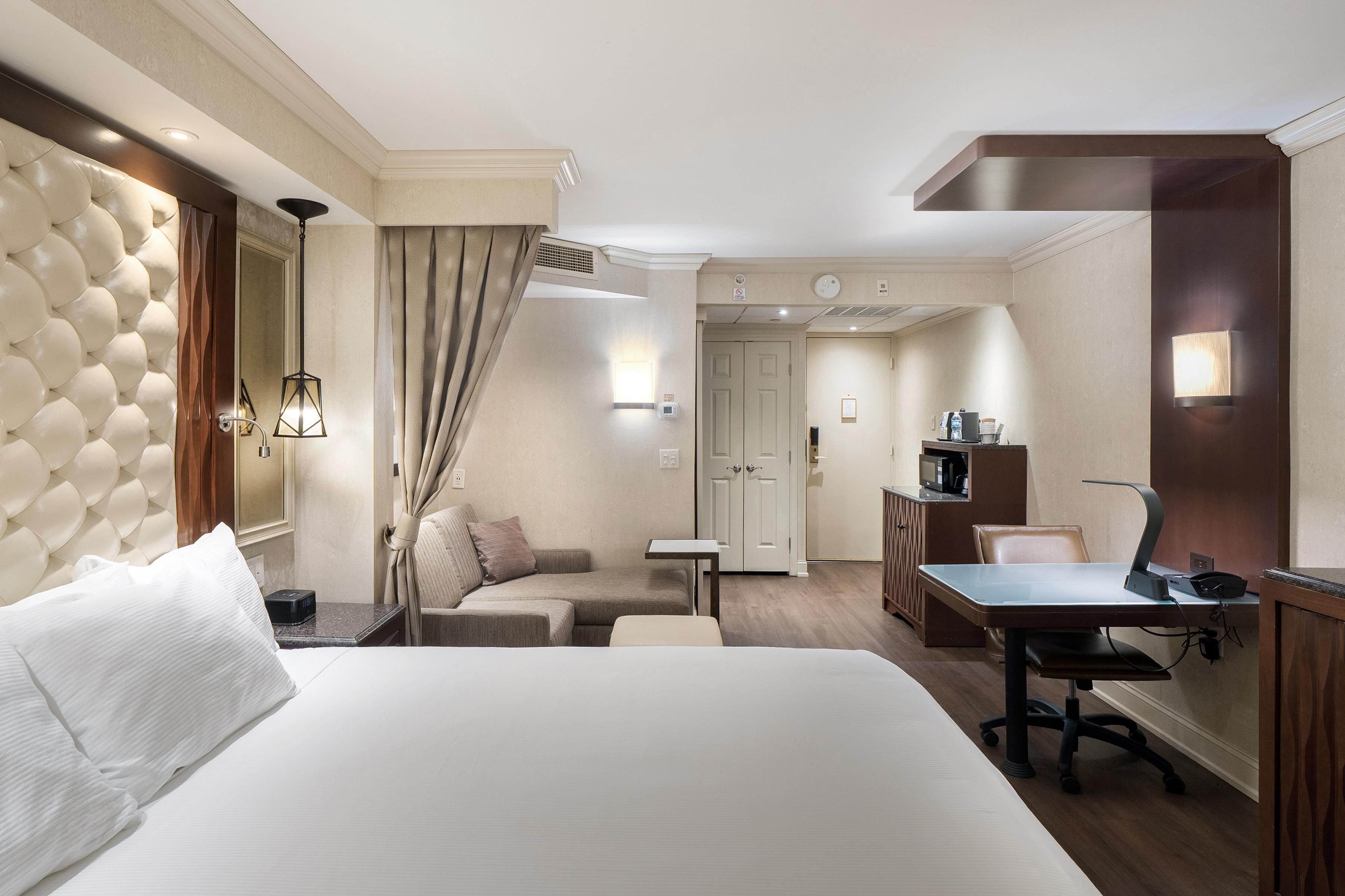 Cofre no quarto, secretária 