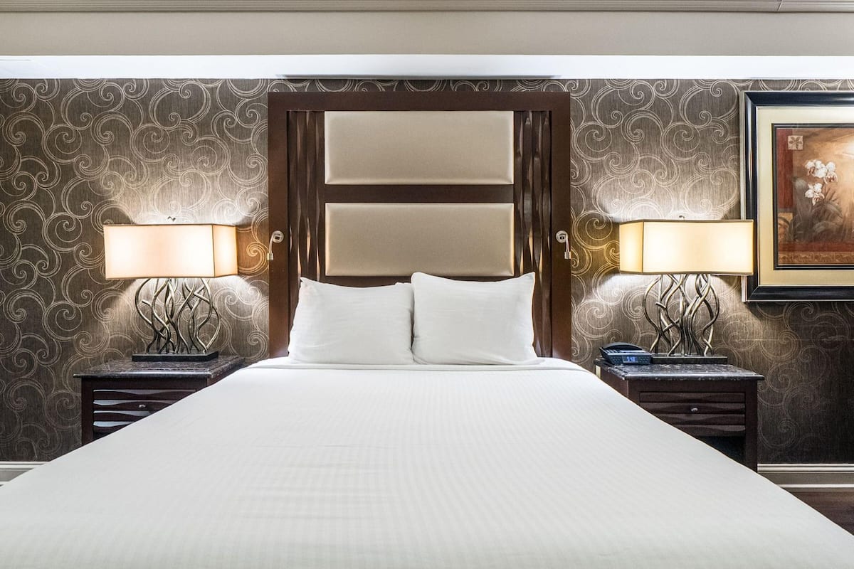 Suite, 1 cama king-size, acessível, não fumadores (with Sofabed) | Cofre no quarto, secretária