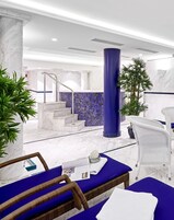 Banheira de hidromassagem interior