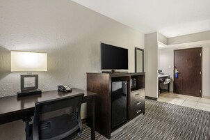 Quarto Standard, 2 camas queen-size, não fumadores, frigorífico e micro-ondas | Roupa de alta qualidade, secretária 