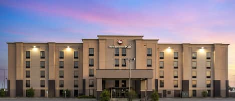 Quarto Standard, 2 camas queen-size, não fumadores, frigorífico e micro-ondas | Exterior