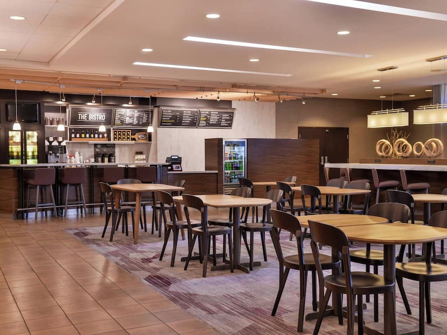 Pequenos-almoços e jantares servidos, incluindo cozinha americana