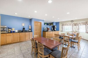 Café da manhã continental grátis todos os dias