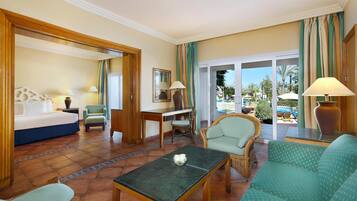 Suite Júnior | Minibar, cofre no quarto, secretária, ferro/tábua de engomar