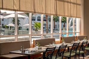 3 restaurantes, café da manhã, culinária mexicana