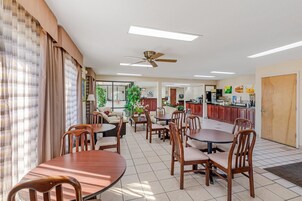 Pequeno-almoço tipo buffet diário incluído 