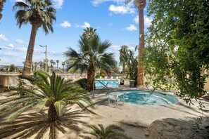 Piscina exterior sazonal