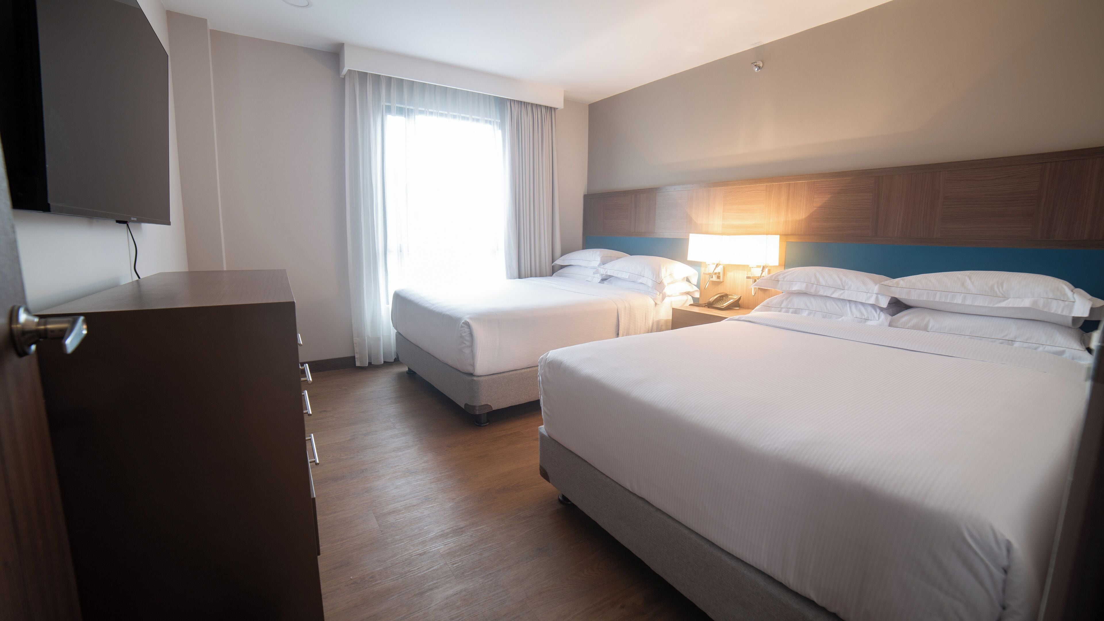 Suite, 2 Camas de Casal, Não-fumadores | 1 quarto, lençóis de algodão egípcio, roupa de alta qualidade 