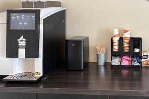 Café da manhã com buffet grátis todos os dias