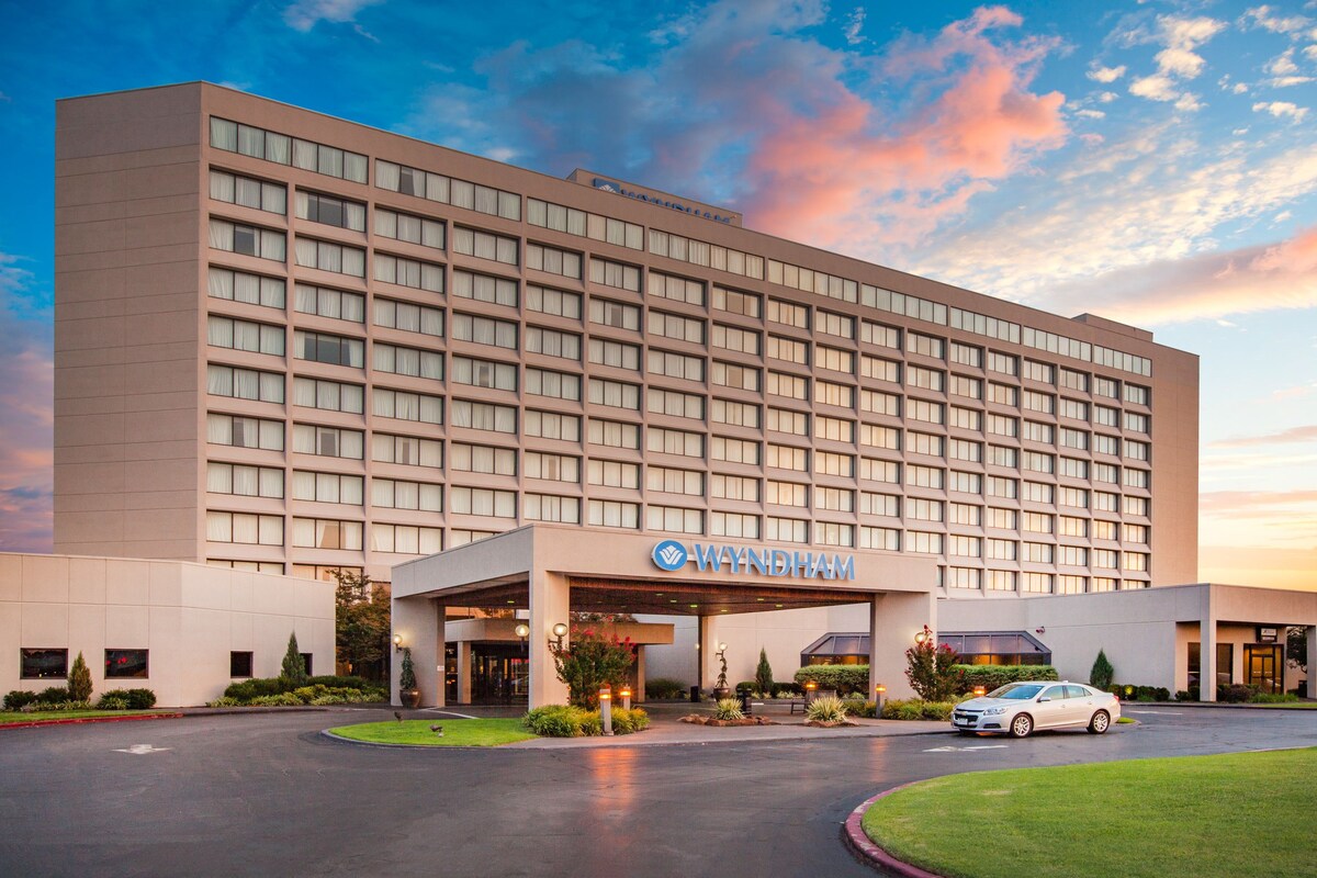 Wyndham Tulsa Reviews, Deals & Photos 2023 - Expedia