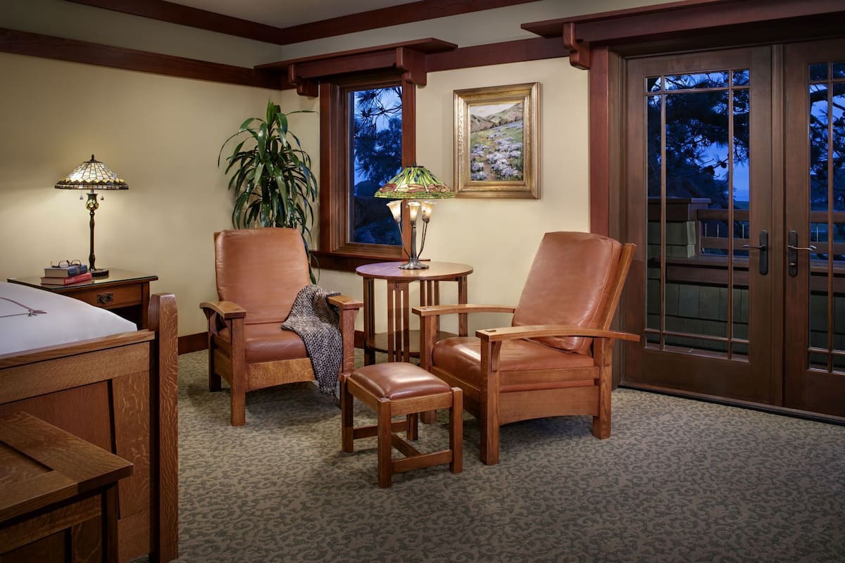 Lençóis de algodão egípcio, minibar, cofre com capacidade para portátil