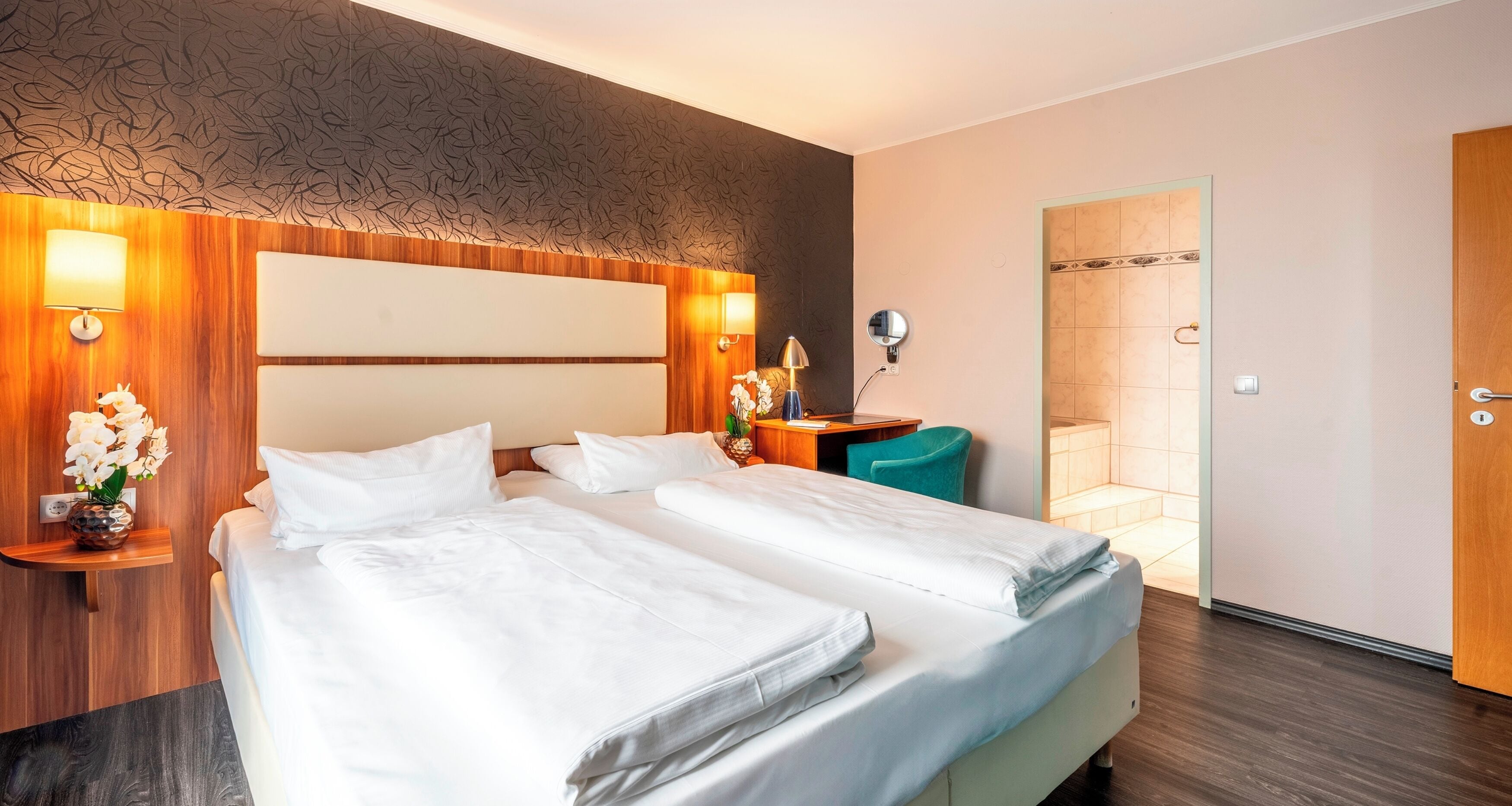 Suite | Com decoração personalizada, com mobília individualizada, secretária 