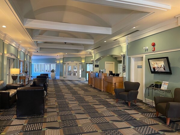 Área de estar no saguão