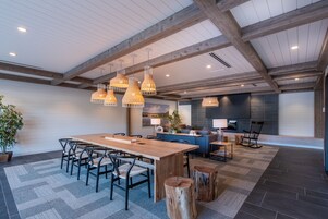 Área de estar no saguão