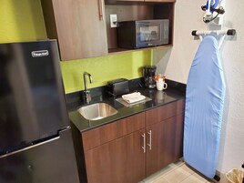 Geladeira, micro-ondas