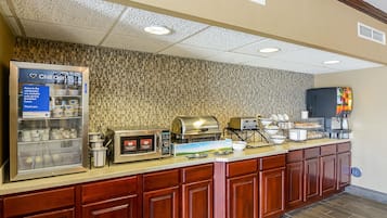 Café da manhã para viagem grátis todos os dias