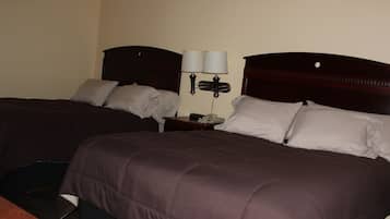Quarto Standard, 2 camas queen-size, não fumadores | Com mobília individualizada, secretária