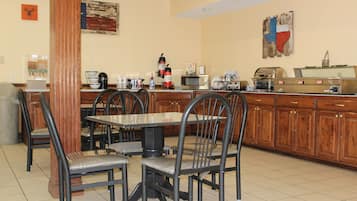 Pequeno-almoço completo diário incluído