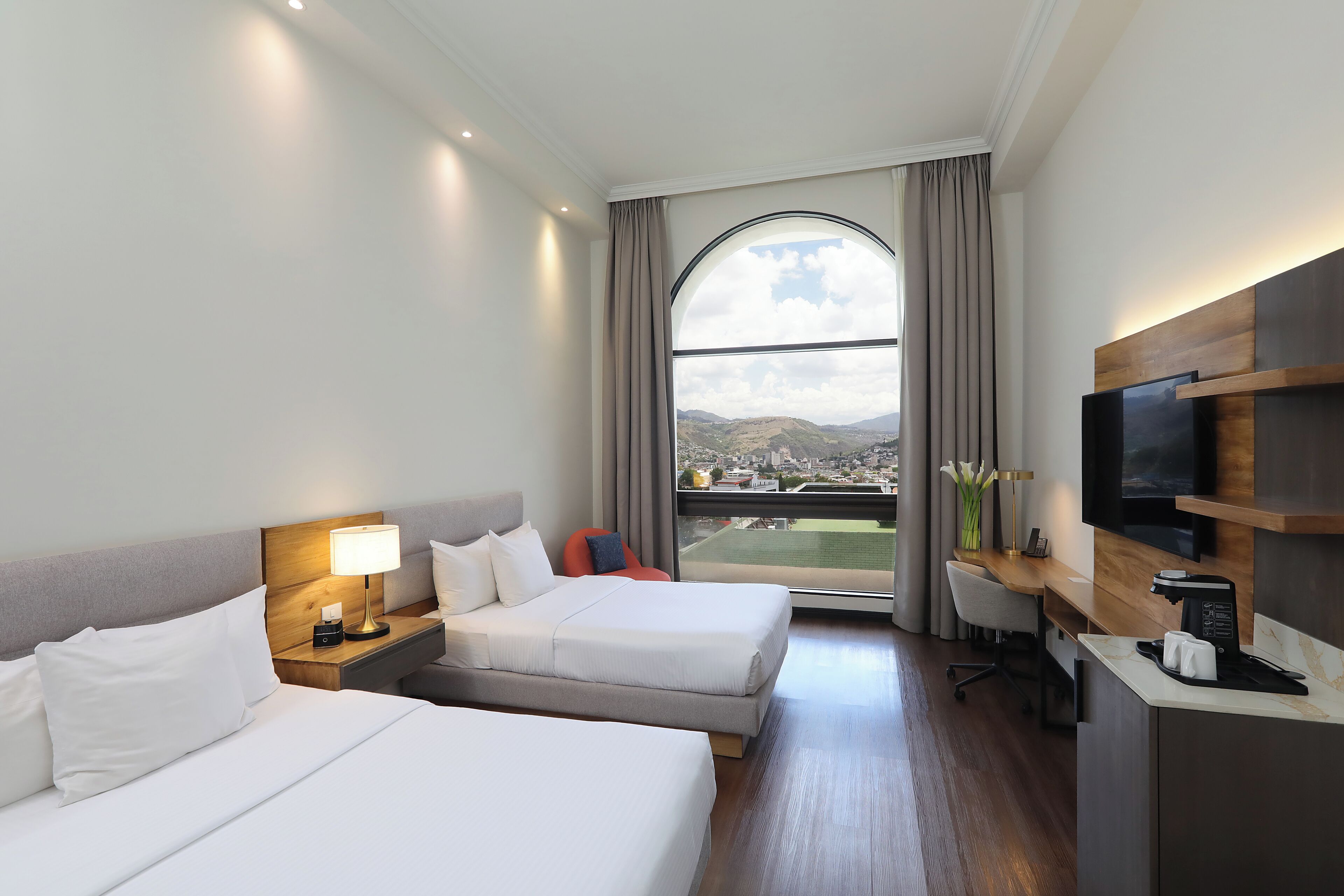 Quarto Duplo Empresarial | Lençóis de algodão egípcio, roupa de alta qualidade, edredões de penas 