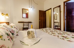 Secretária, camas desdobráveis, Wi-fi grátis, roupa de cama fornecida
