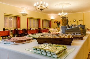 Pequeno-almoço tipo buffet diário incluído 