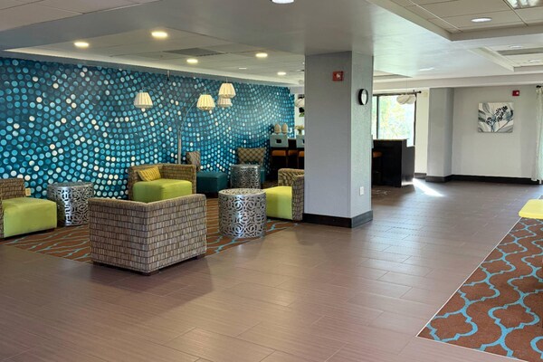 Comfort Inn & Suites Tampa North I-75 - Land O' Lakes, FL