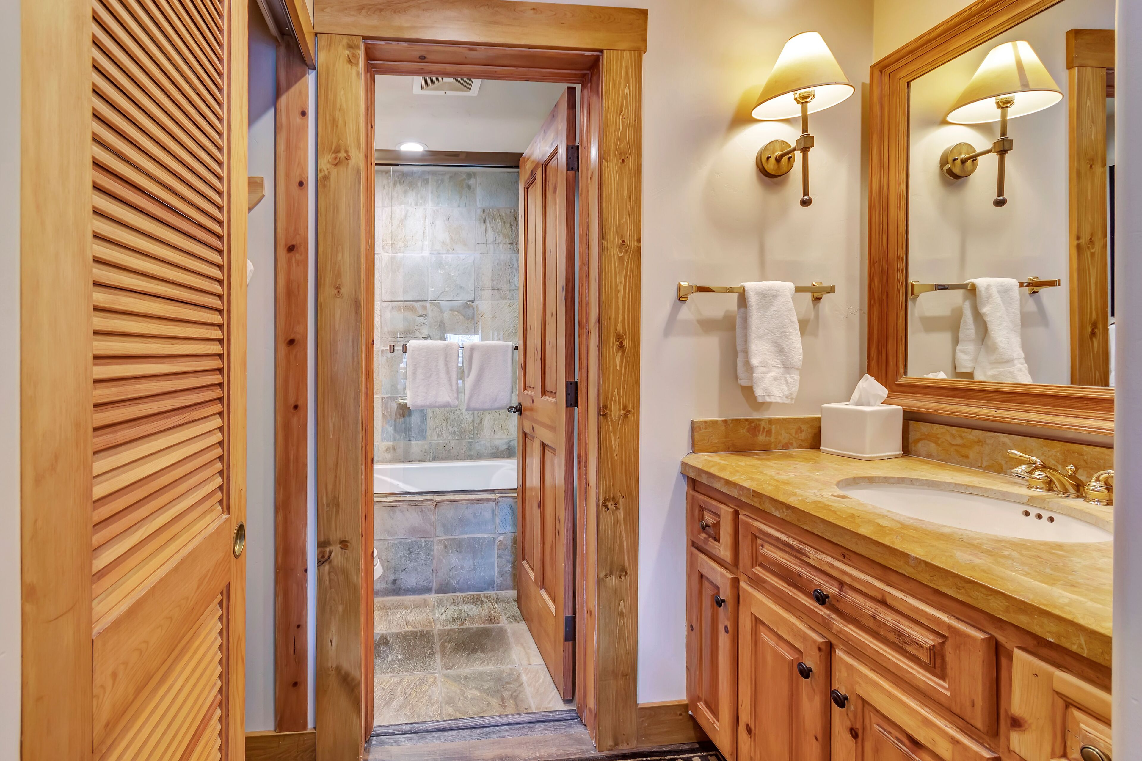 Chuveiro/banheira combinados, banheira de imersão