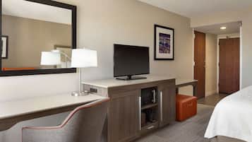 Quarto Standard | Roupa de alta qualidade, secretária