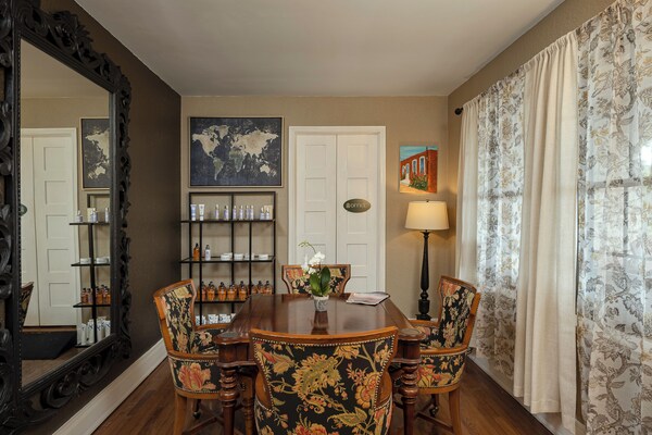 Blair House Inn - Wimberley, TX