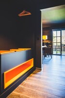 Quarto Duplo Superior, 2 camas individuais | Secretária, Wi-fi grátis, roupa de cama fornecida 