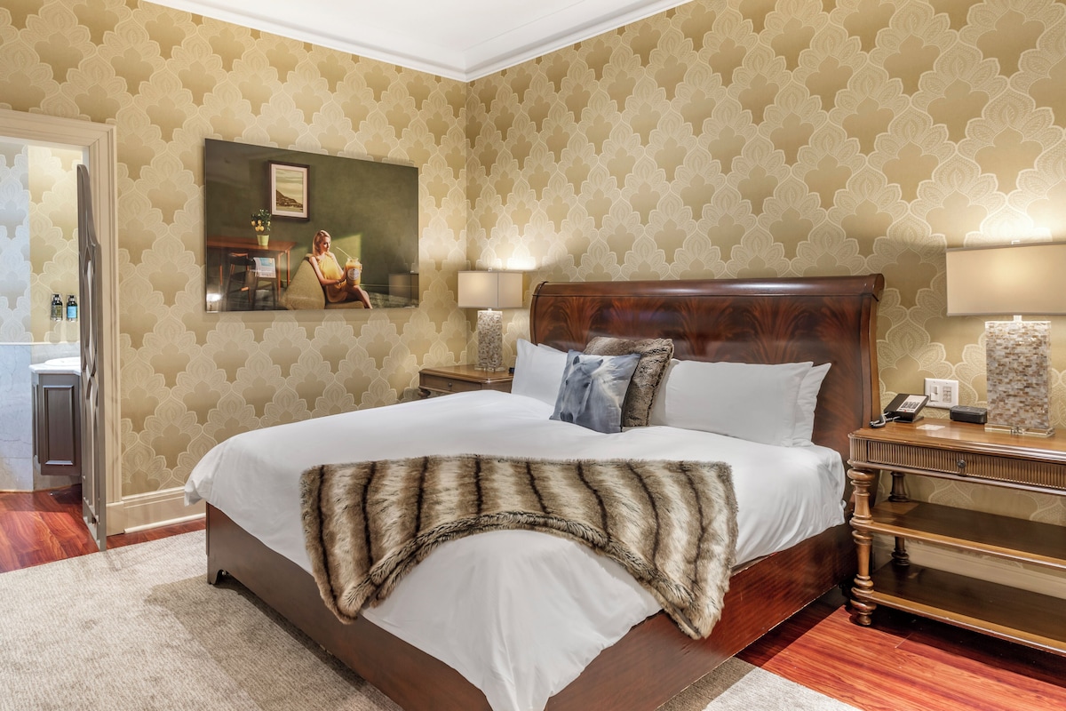 Suíte, 1 cama King, para não fumantes | Roupas de cama premium, edredons de pluma, camas com colchões pillow-top