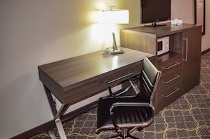 Secretária, quartos insonorizados, ferro/tábua de engomar, Wi-fi grátis