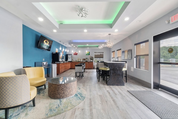 Café da manhã com buffet grátis todos os dias