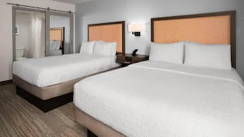 Quarto, 2 camas queen-size, não fumadores | Roupa de alta qualidade, secretária