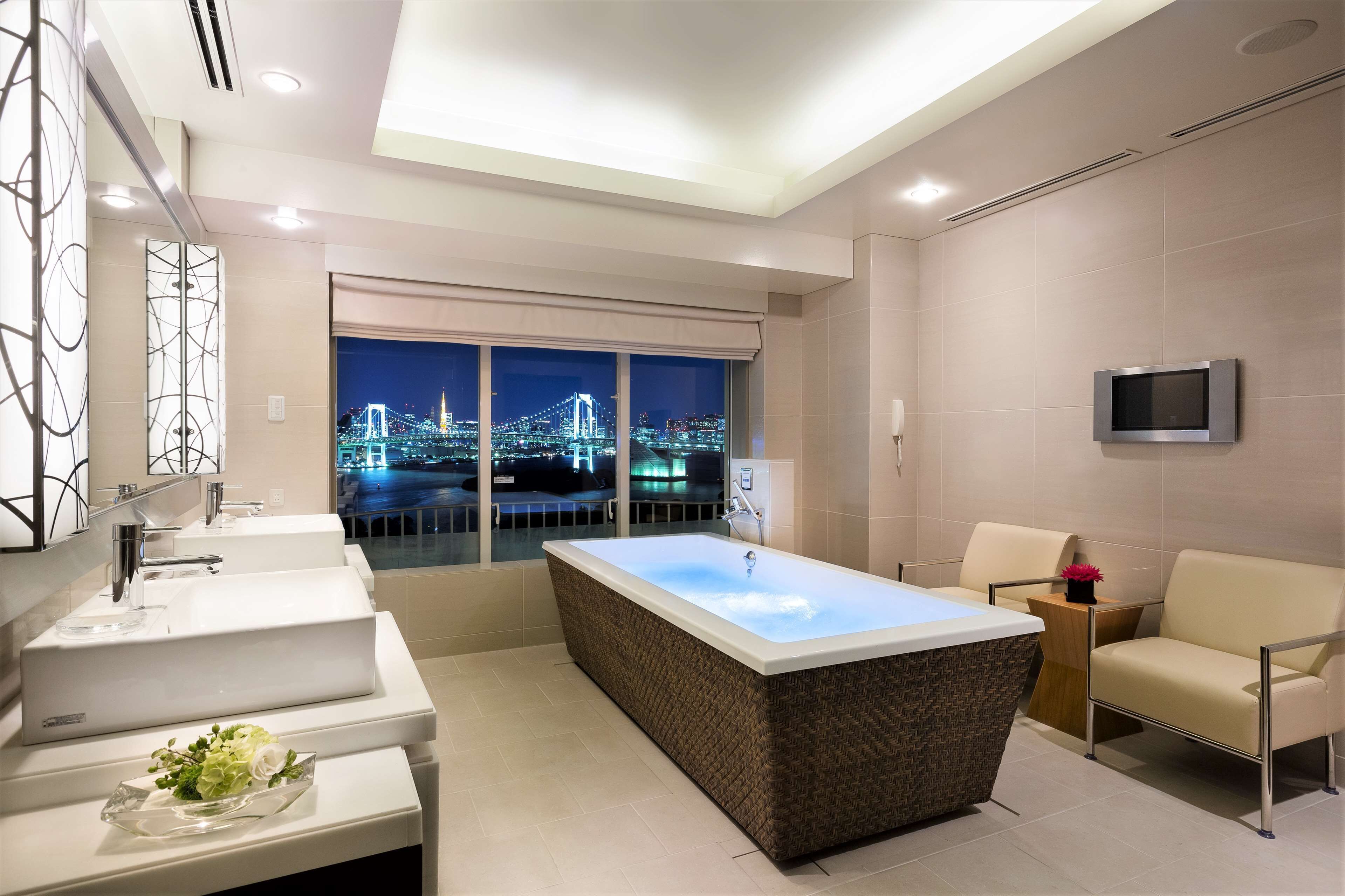 Suite Royal, 2 camas individuais (Garden) | Casa de banho | Uma combinação polibã/banheira, um chuveiro fixo 