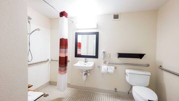Quarto superior, 1 cama King, acessível (Roll-In Shower, Smoke Free) | Banheiro