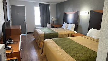 Quarto standard, 2 camas de casal, para fumantes | Roupas de cama premium, escrivaninha, ferros/tábuas de passar roupa