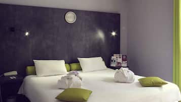 Quarto clássico, 1 cama de casal | Roupas de cama premium, espaço de trabalho para notebook